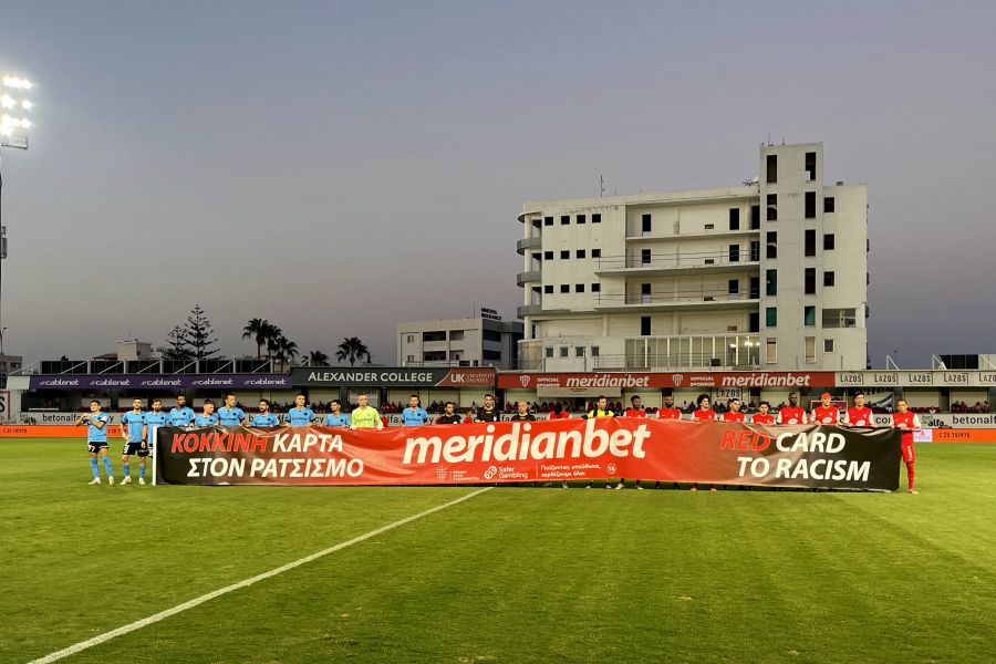 Δυνατό μήνυμα από την Meridianbet: «ΚΟΚΚΙΝΗ ΚΑΡΤΑ ΣΤΟΝ ΡΑΤΣΙΣΜΟ ...